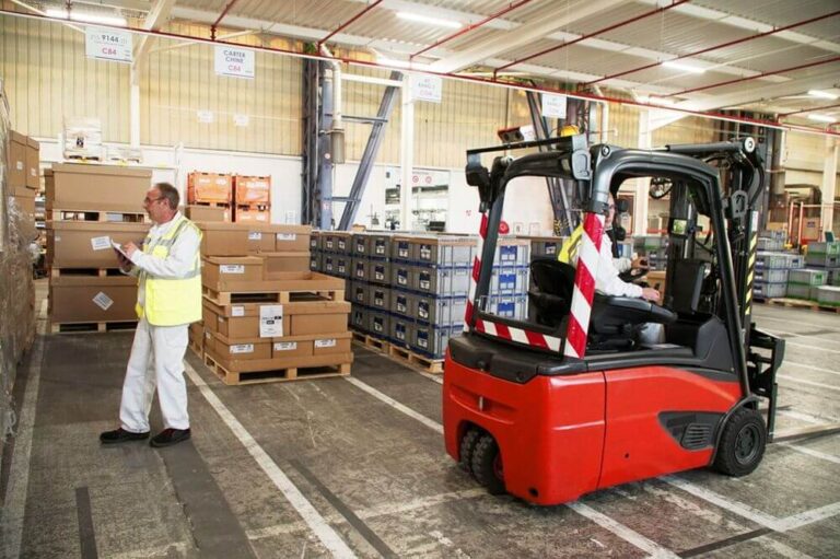 Forklift pedestrian detection system - Blaxtair